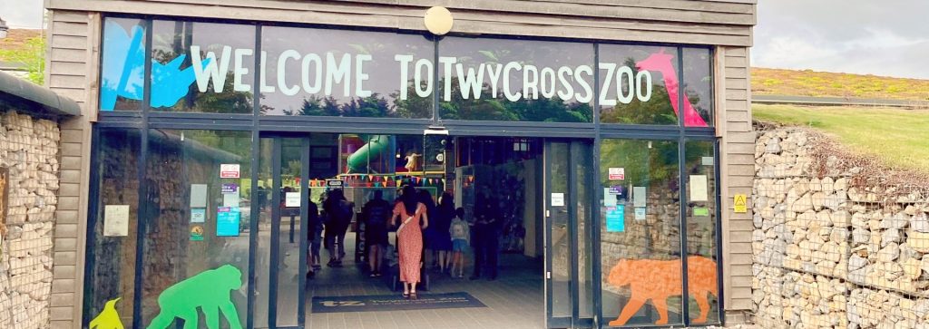 Twycross Zoo Review| Free-Attraction-Reviews.com